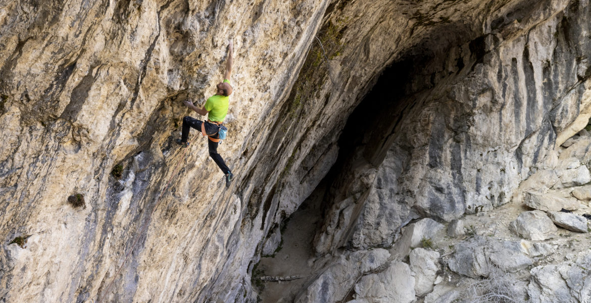 Cédric Lachat libère At Home Cornus 9a+ - Fanatic Climbing