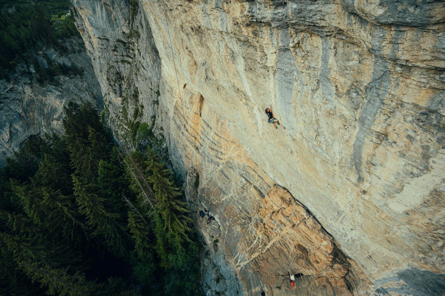 Hugo Parmentier s'offre Hyper Finale 9a+ - Fanatic Climbing